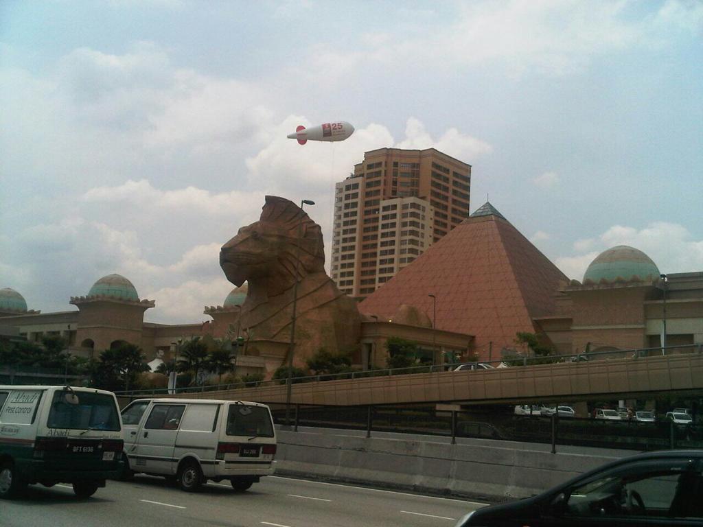 Blimp Giant Balloons - AsiaPacific Balloons